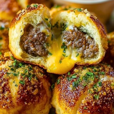Ultimate Garlic Parmesan Cheeseburger Bombs Recipe - Cook Craze
